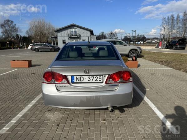 Pelēks Honda Civic 2008 Rīga, ar dzinēja tilpumu 1.30 L un nobraukumu 253 tūkst. km par 2950 €, foto 6 vietnē AUTOMOTO.COM.LV