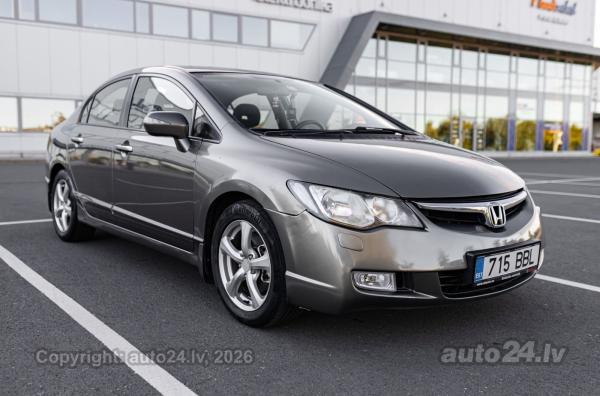 Honda Civic 2008 in Tallinn on AUTOMOTO.COM.LV Grey Honda Civic 2008 in Tallinn, with an engine capacity of 1.80 L and mileage of 172 thousand km for 2499 €, photo 1 on AUTOMOTO.COM.LV