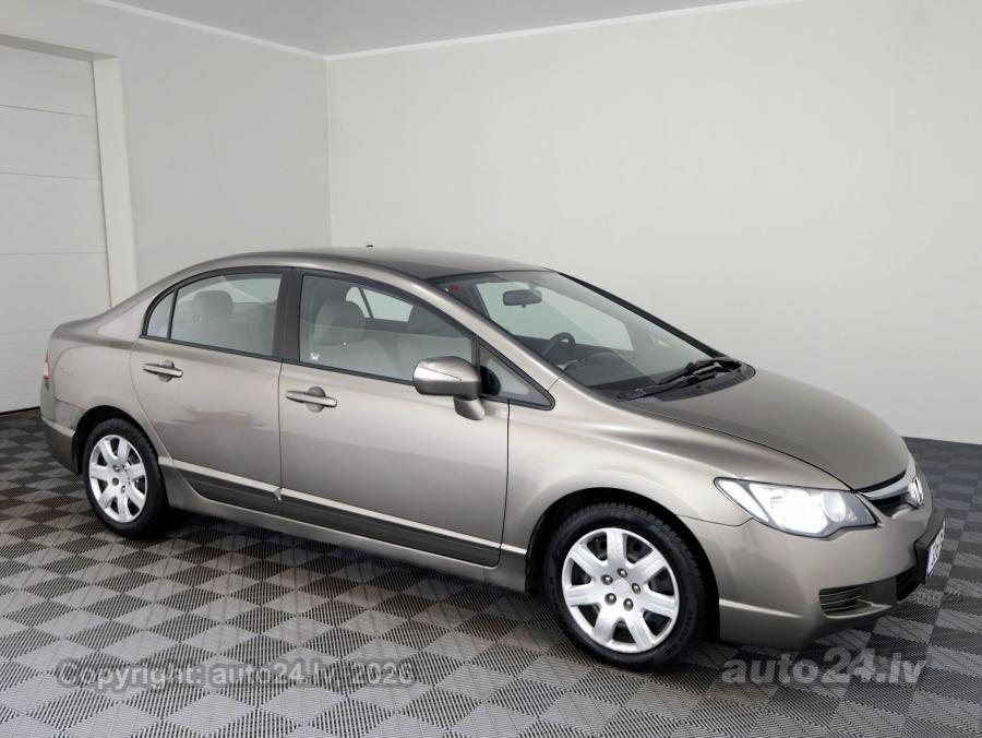 Серый Хонда Цивик 2008 в Таллин, объемом двигателя 1.80 л и пробегом 338 тыс. км за 1899 €, фото 1 на AUTOMOTO.COM.LV