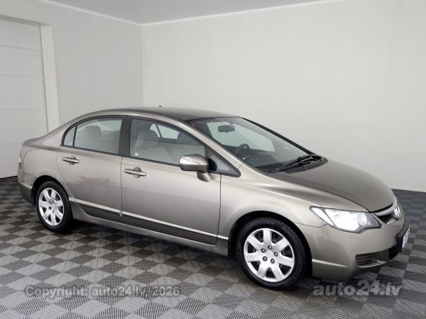 Pelēks Honda Civic 2008 Tallina, ar dzinēja tilpumu 1.80 L un nobraukumu 338 tūkst. km par 1899 €, foto 1 vietnē AUTOMOTO.COM.LV
