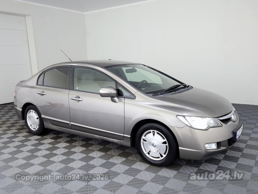 Pelēks Honda Civic 2008 Tallina, ar dzinēja tilpumu 1.30 L un nobraukumu 187 tūkst. km par 1799 €, foto 1 vietnē AUTOMOTO.COM.LV