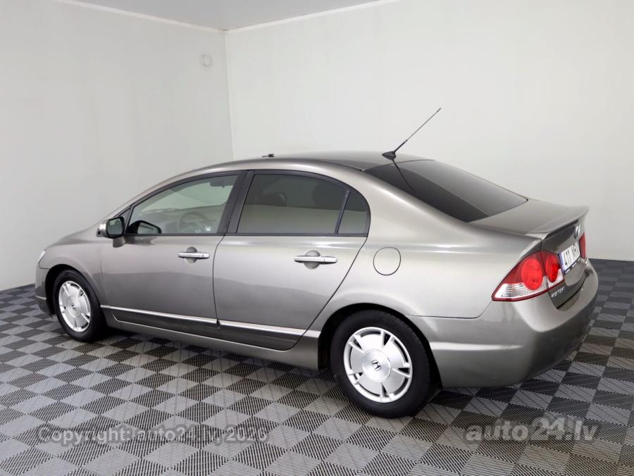 Pelēks Honda Civic 2008 Tallina, ar dzinēja tilpumu 1.30 L un nobraukumu 187 tūkst. km par 1799 €, foto 5 vietnē AUTOMOTO.COM.LV