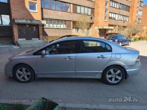 Grey Honda Civic 2009 in Sillamae, with an engine capacity of 1.80 L and mileage of 201 thousand km for 700 €, photo 3 on AUTOMOTO.COM.LV