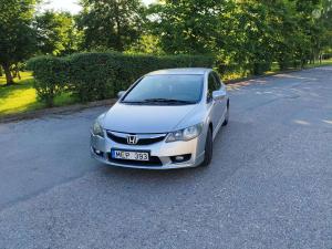 Grey Honda Civic 2009 in Panevezys, with an engine capacity of 1.34 L and mileage of 328 thousand km for 3200 €, photo 5 on AUTOMOTO.COM.LV