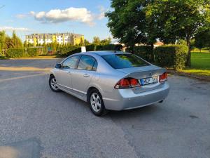 Grey Honda Civic 2009 in Panevezys, with an engine capacity of 1.34 L and mileage of 328 thousand km for 3200 €, photo 6 on AUTOMOTO.COM.LV