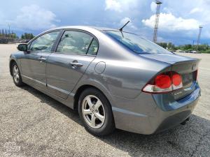 Pelēks Honda Civic 2009 Marijampole, ar dzinēja tilpumu 1.30 L un nobraukumu 183 tūkst. km par 2750 €, foto 7 vietnē AUTOMOTO.COM.LV