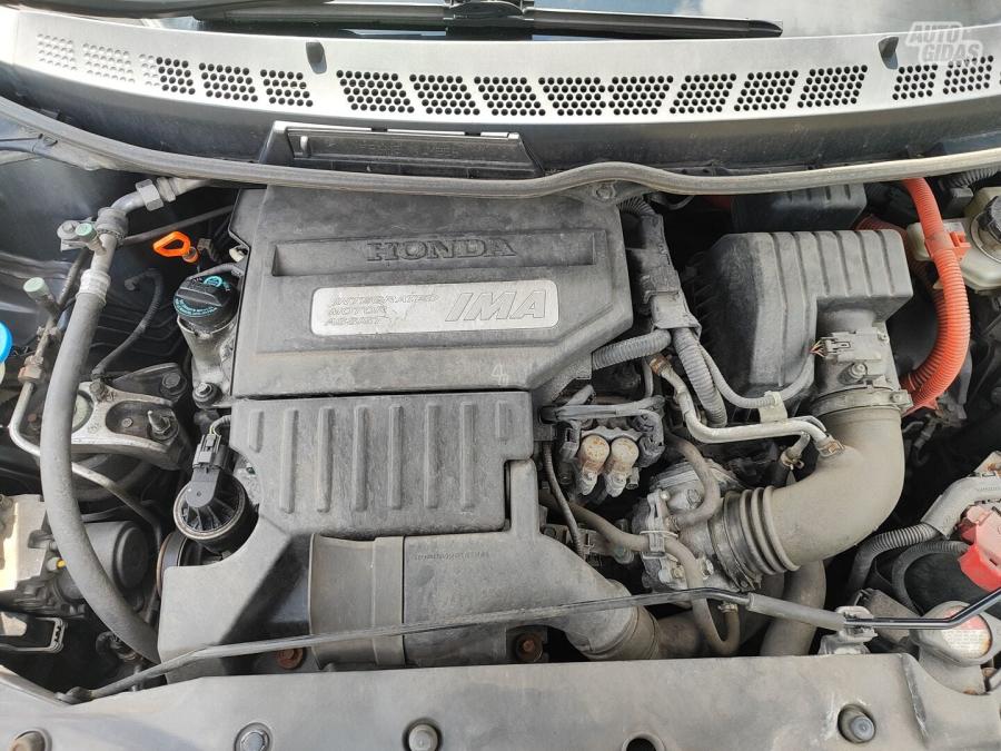 Pelēks Honda Civic 2009 Marijampole, ar dzinēja tilpumu 1.30 L un nobraukumu 183 tūkst. km par 2750 €, foto 18 vietnē AUTOMOTO.COM.LV