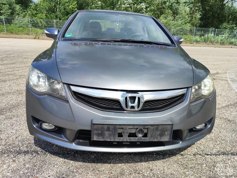 Pelēks Honda Civic 2009 Marijampole, ar dzinēja tilpumu 1.30 L un nobraukumu 183 tūkst. km par 2750 €, foto 4 vietnē AUTOMOTO.COM.LV