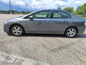 Pelēks Honda Civic 2009 Marijampole, ar dzinēja tilpumu 1.30 L un nobraukumu 183 tūkst. km par 2750 €, foto 6 vietnē AUTOMOTO.COM.LV