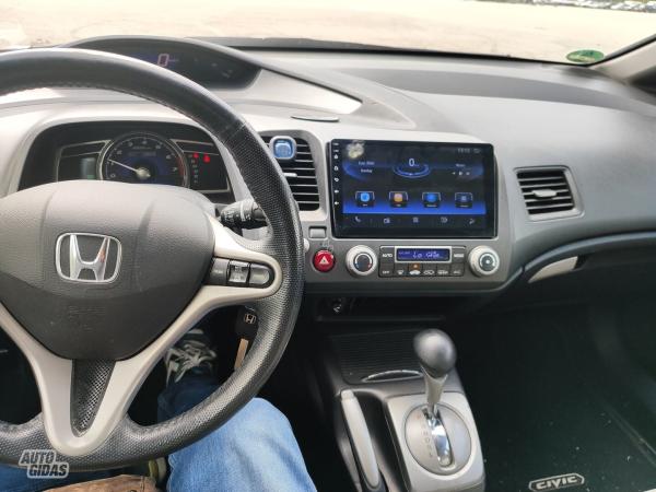 Grey Honda Civic 2009 in Marijampole, with an engine capacity of 1.30 L and mileage of 183 thousand km for 2750 €, photo 10 on AUTOMOTO.COM.LV