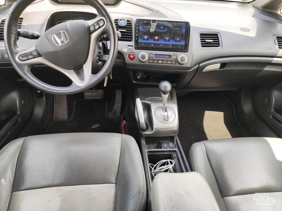 Pelēks Honda Civic 2009 Marijampole, ar dzinēja tilpumu 1.30 L un nobraukumu 183 tūkst. km par 2750 €, foto 12 vietnē AUTOMOTO.COM.LV