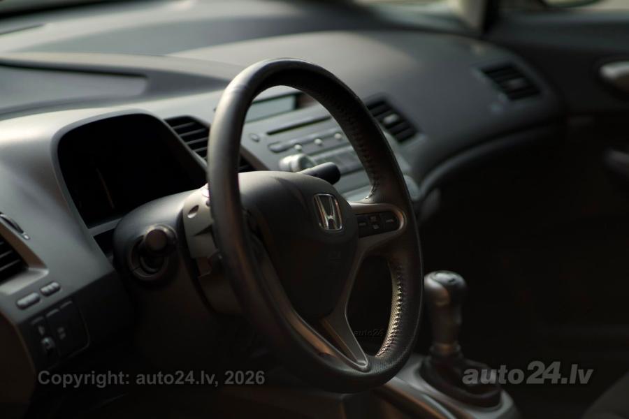 Серый Хонда Цивик 2009 в Таллин, объемом двигателя 1.80 л и пробегом 310 тыс. км за 2790 €, фото 6 на AUTOMOTO.COM.LV