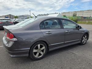 Grey Honda Civic 2009 in Tallinn, with an engine capacity of 1.30 L and mileage of 292 thousand km for 1199 €, photo 4 on AUTOMOTO.COM.LV