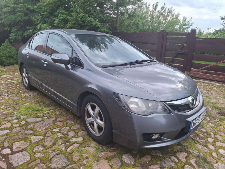 Pelēks Honda Civic 2009 Klaipėda, ar dzinēja tilpumu 1.34 L un nobraukumu 274 tūkst. km par 3200 €, foto 4 vietnē AUTOMOTO.COM.LV