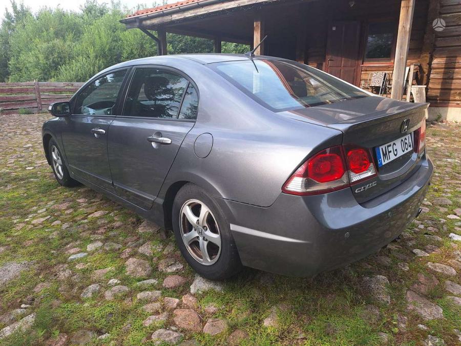 Pelēks Honda Civic 2009 Klaipėda, ar dzinēja tilpumu 1.34 L un nobraukumu 274 tūkst. km par 3200 €, foto 5 vietnē AUTOMOTO.COM.LV