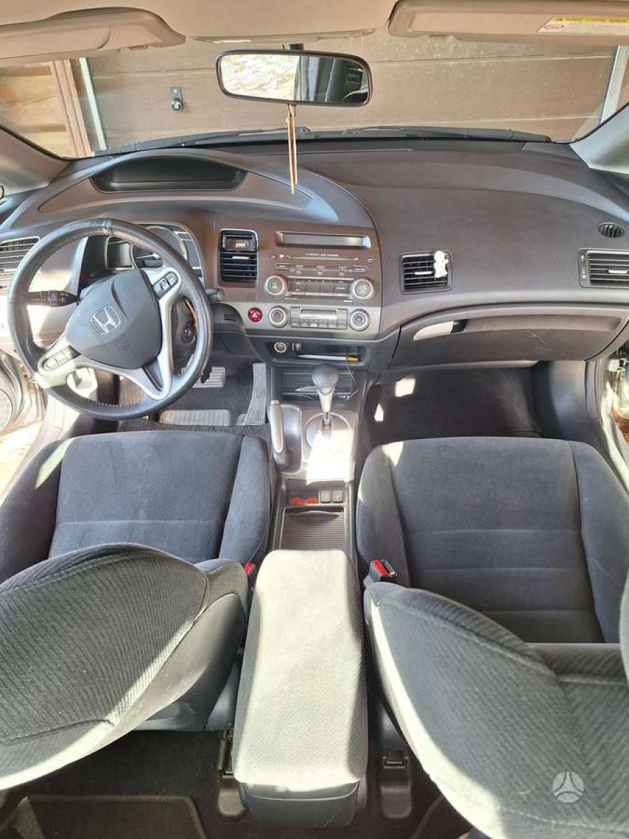 Pelēks Honda Civic 2009 Klaipėda, ar dzinēja tilpumu 1.34 L un nobraukumu 274 tūkst. km par 3200 €, foto 10 vietnē AUTOMOTO.COM.LV