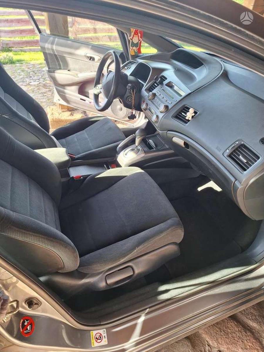 Pelēks Honda Civic 2009 Klaipėda, ar dzinēja tilpumu 1.34 L un nobraukumu 274 tūkst. km par 3200 €, foto 11 vietnē AUTOMOTO.COM.LV