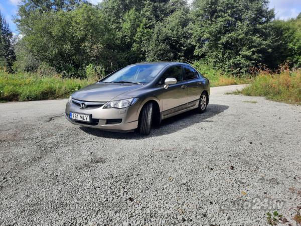 Pelēks Honda Civic 2009 Tallina, ar dzinēja tilpumu 1.80 L un nobraukumu 278 tūkst. km par 900 €, foto 2 vietnē AUTOMOTO.COM.LV