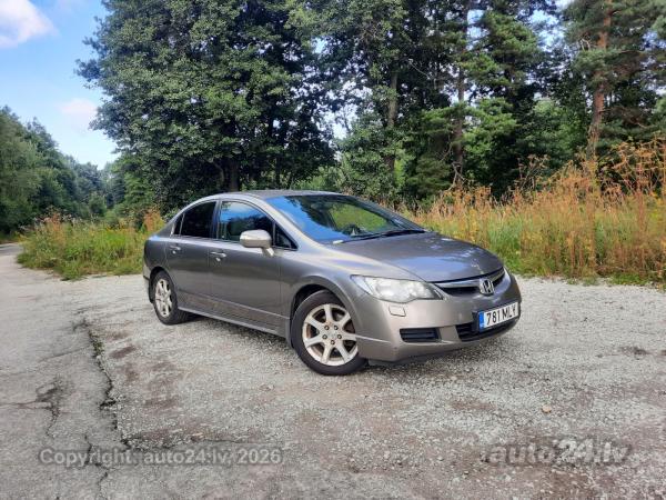 Pelēks Honda Civic 2009 Tallina, ar dzinēja tilpumu 1.80 L un nobraukumu 278 tūkst. km par 900 €, foto 8 vietnē AUTOMOTO.COM.LV