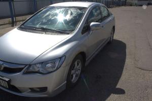Grey Honda Civic 2009 in Panevezys, with an engine capacity of 1.34 L and mileage of 301 thousand km for 1750 €, photo 3 on AUTOMOTO.COM.LV