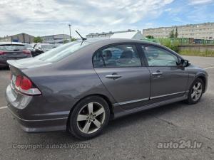 Grey Honda Civic 2009 in Tallinn, with an engine capacity of 1.30 L and mileage of 292 thousand km for 999 €, photo 4 on AUTOMOTO.COM.LV