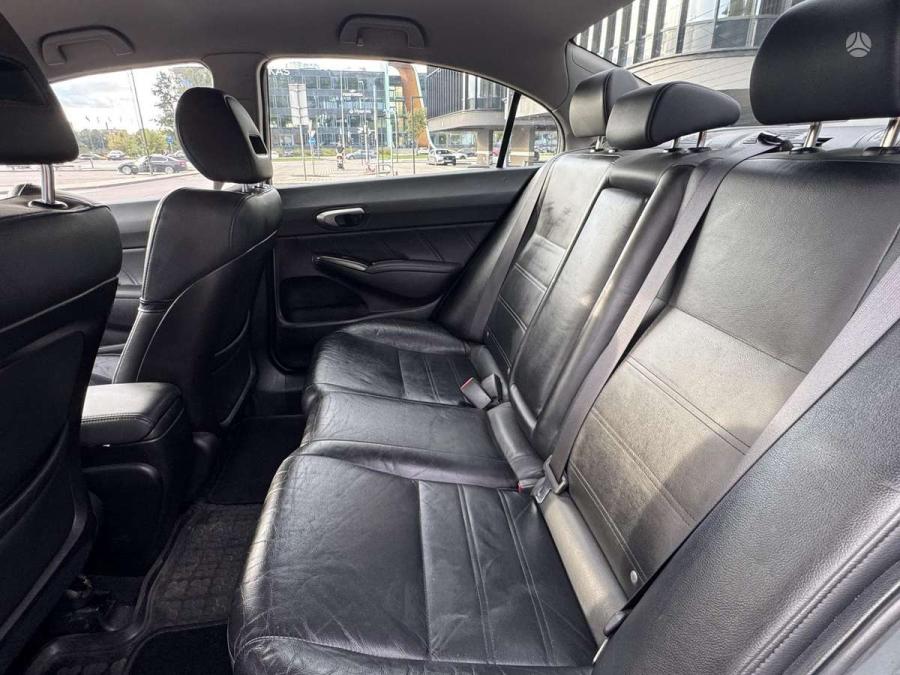 Pelēks Honda Civic 2009 Kauņa, ar dzinēja tilpumu 1.34 L un nobraukumu 255 tūkst. km par 2600 €, foto 12 vietnē AUTOMOTO.COM.LV