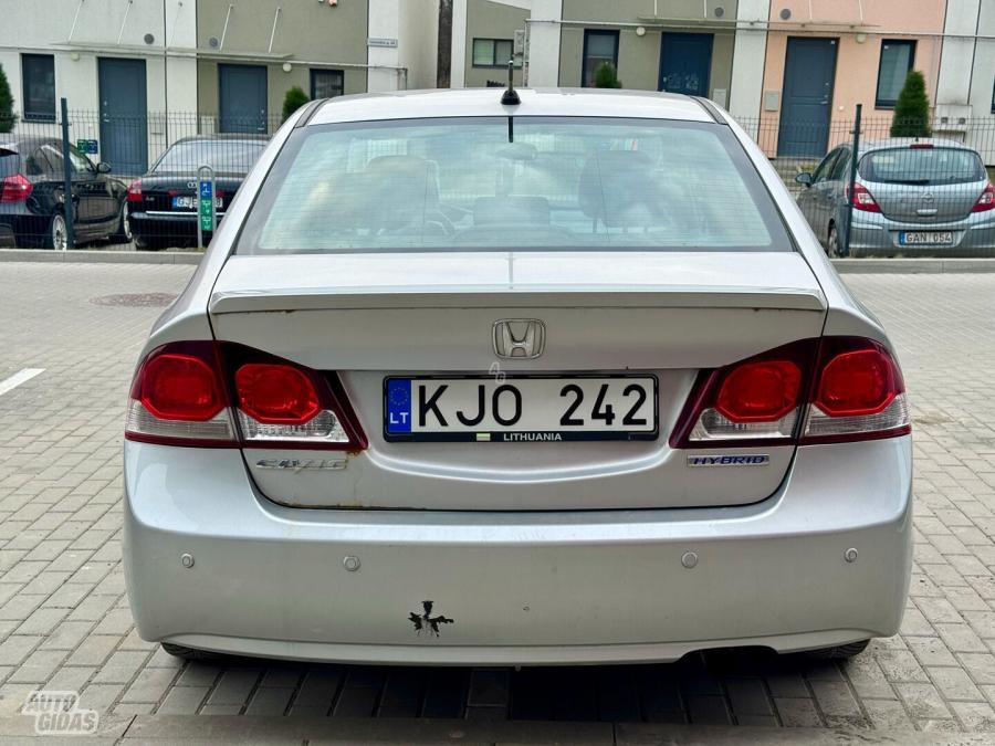 Pelēks Honda Civic 2010 Viļņa, ar dzinēja tilpumu 1.30 L un nobraukumu 270 tūkst. km par 1100 €, foto 10 vietnē AUTOMOTO.COM.LV