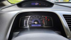 Grey Honda Civic 2010 in Vilnius, with an engine capacity of 1.40 L and mileage of 254 thousand km for 3300 €, photo 10 on AUTOMOTO.COM.LV