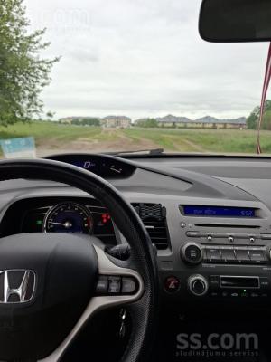 Grey Honda Civic 2011 in Riga, with an engine capacity of 1.80 L and mileage of 282 thousand km for 1500 €, photo 6 on AUTOMOTO.COM.LV
