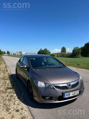 Pelēks Honda Civic 2011 Rīga, ar dzinēja tilpumu 1.80 L un nobraukumu 236 tūkst. km par 3860 €, foto  vietnē AUTOMOTO.COM.LV