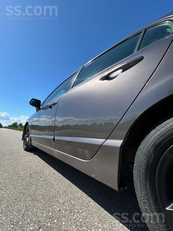 Pelēks Honda Civic 2011 Rīga, ar dzinēja tilpumu 1.80 L un nobraukumu 236 tūkst. km par 3860 €, foto 8 vietnē AUTOMOTO.COM.LV
