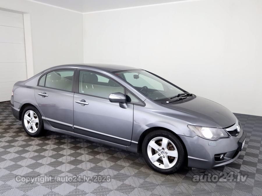 Pelēks Honda Civic 2011 Tallina, ar dzinēja tilpumu 1.80 L un nobraukumu 286 tūkst. km par 1899 €, foto 1 vietnē AUTOMOTO.COM.LV