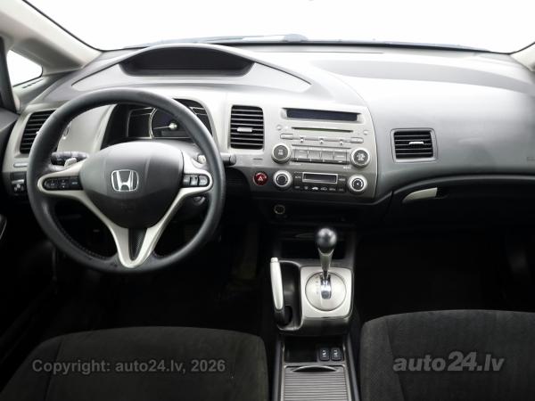 Pelēks Honda Civic 2011 Tallina, ar dzinēja tilpumu 1.80 L un nobraukumu 286 tūkst. km par 1899 €, foto 5 vietnē AUTOMOTO.COM.LV