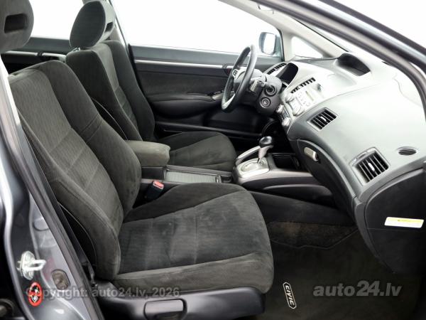 Pelēks Honda Civic 2011 Tallina, ar dzinēja tilpumu 1.80 L un nobraukumu 286 tūkst. km par 1899 €, foto 6 vietnē AUTOMOTO.COM.LV