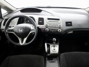 Pelēks Honda Civic 2011 Tallina, ar dzinēja tilpumu 1.80 L un nobraukumu 286 tūkst. km par 1799 €, foto 6 vietnē AUTOMOTO.COM.LV