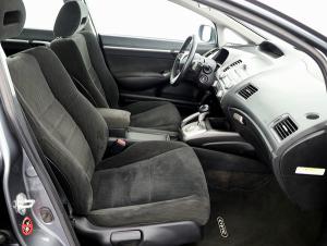Pelēks Honda Civic 2011 Tallina, ar dzinēja tilpumu 1.80 L un nobraukumu 286 tūkst. km par 1799 €, foto 7 vietnē AUTOMOTO.COM.LV