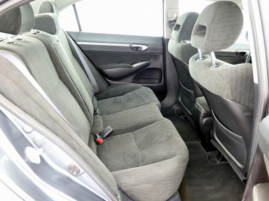 Pelēks Honda Civic 2011 Tallina, ar dzinēja tilpumu 1.80 L un nobraukumu 286 tūkst. km par 1799 €, foto 8 vietnē AUTOMOTO.COM.LV