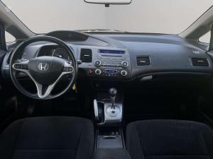 Pelēks Honda Civic 2011 Viļņa, ar dzinēja tilpumu 1.80 L un nobraukumu 206 tūkst. km par 3999 €, foto 13 vietnē AUTOMOTO.COM.LV