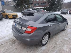 Grey Honda Civic 2012 in Vilnius, with an engine capacity of 1.80 L and mileage of 184 thousand km for 4900 €, photo 5 on AUTOMOTO.COM.LV