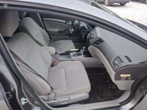 Grey Honda Civic 2012 in Vilnius, with an engine capacity of 1.80 L and mileage of 184 thousand km for 4900 €, photo 11 on AUTOMOTO.COM.LV