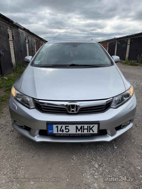 Pelēks Honda Civic 2012 Narva, ar dzinēja tilpumu 1.80 L un nobraukumu 144 tūkst. km par 7000 €, foto 1 vietnē AUTOMOTO.COM.LV