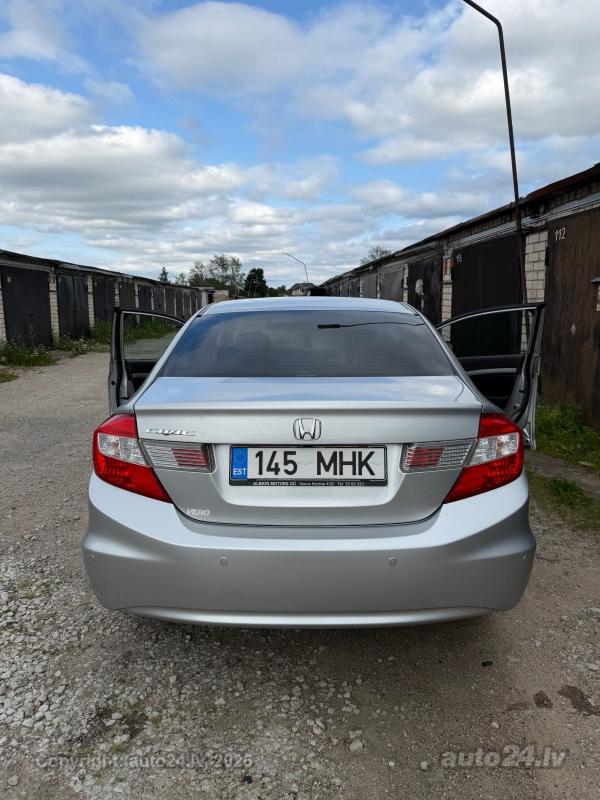 Pelēks Honda Civic 2012 Narva, ar dzinēja tilpumu 1.80 L un nobraukumu 144 tūkst. km par 7000 €, foto 2 vietnē AUTOMOTO.COM.LV