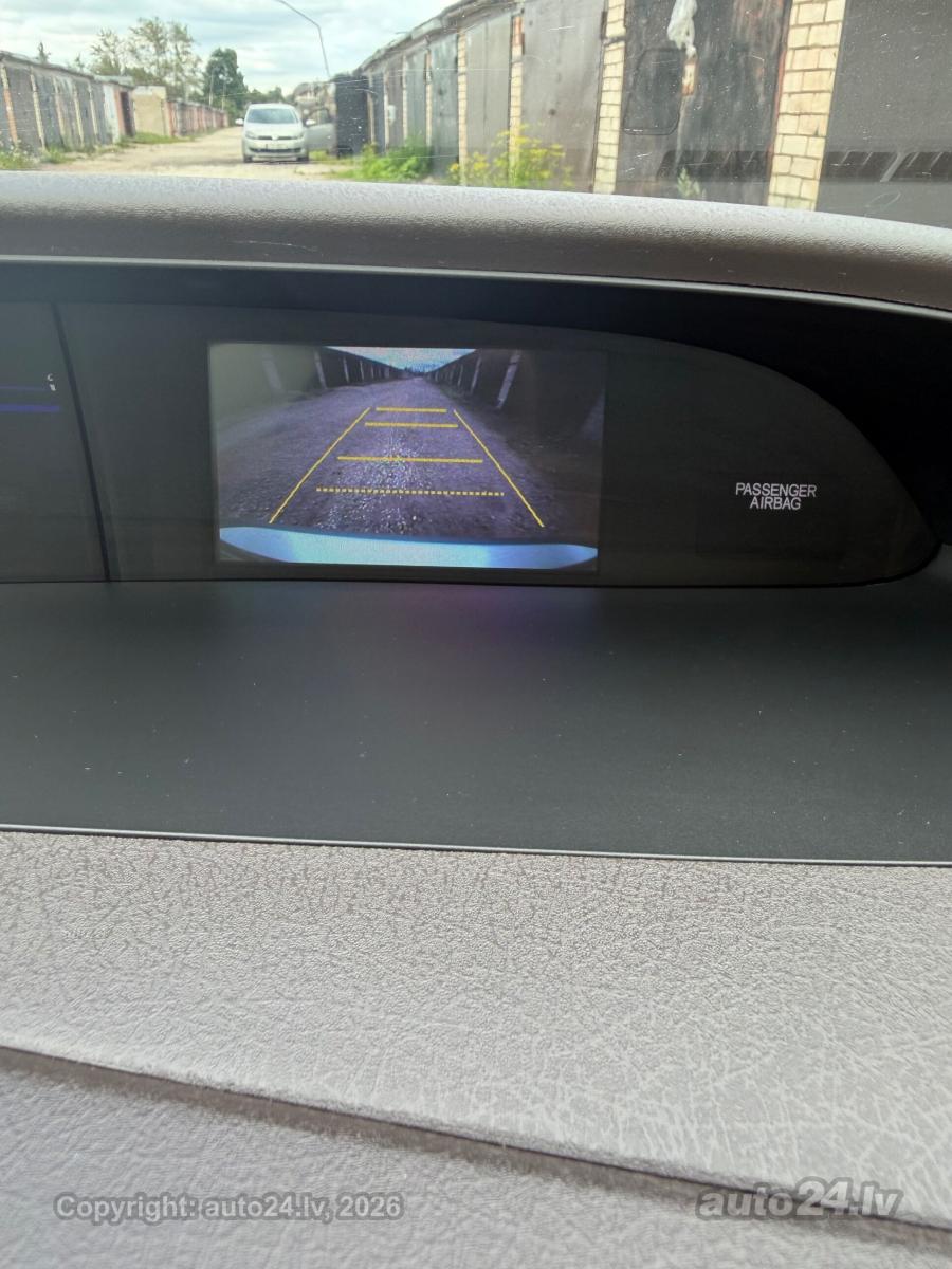 Grey Honda Civic 2012 in Narva, with an engine capacity of 1.80 L and mileage of 144 thousand km for 7000 €, photo 7 on AUTOMOTO.COM.LV