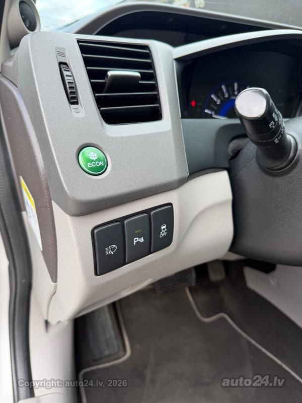 Pelēks Honda Civic 2012 Narva, ar dzinēja tilpumu 1.80 L un nobraukumu 144 tūkst. km par 7000 €, foto 8 vietnē AUTOMOTO.COM.LV