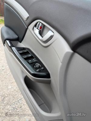 Grey Honda Civic 2012 in Narva, with an engine capacity of 1.80 L and mileage of 144 thousand km for 7000 €, photo 10 on AUTOMOTO.COM.LV