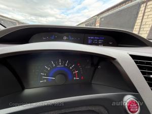 Grey Honda Civic 2012 in Narva, with an engine capacity of 1.80 L and mileage of 144 thousand km for 7000 €, photo 12 on AUTOMOTO.COM.LV