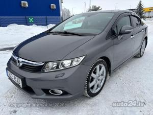 Grey Honda Civic 2013 in Paide, with an engine capacity of 1.80 L and mileage of 297 thousand km for 5390 €, photo  on AUTOMOTO.COM.LV