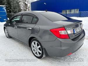 Grey Honda Civic 2013 in Paide, with an engine capacity of 1.80 L and mileage of 297 thousand km for 5390 €, photo 4 on AUTOMOTO.COM.LV