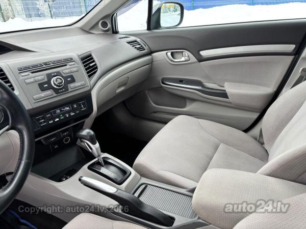 Pelēks Honda Civic 2013 Paide, ar dzinēja tilpumu 1.80 L un nobraukumu 297 tūkst. km par 5390 €, foto 11 vietnē AUTOMOTO.COM.LV