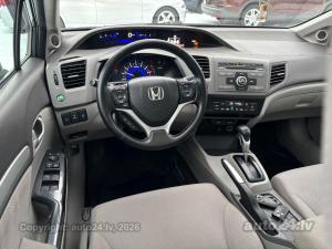 Grey Honda Civic 2013 in Paide, with an engine capacity of 1.80 L and mileage of 297 thousand km for 5390 €, photo 12 on AUTOMOTO.COM.LV
